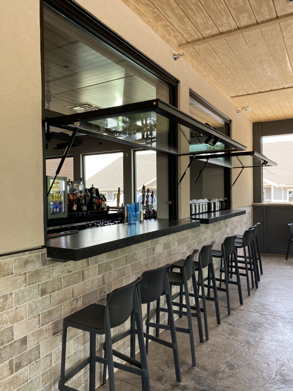 Product Information - Strutter Window