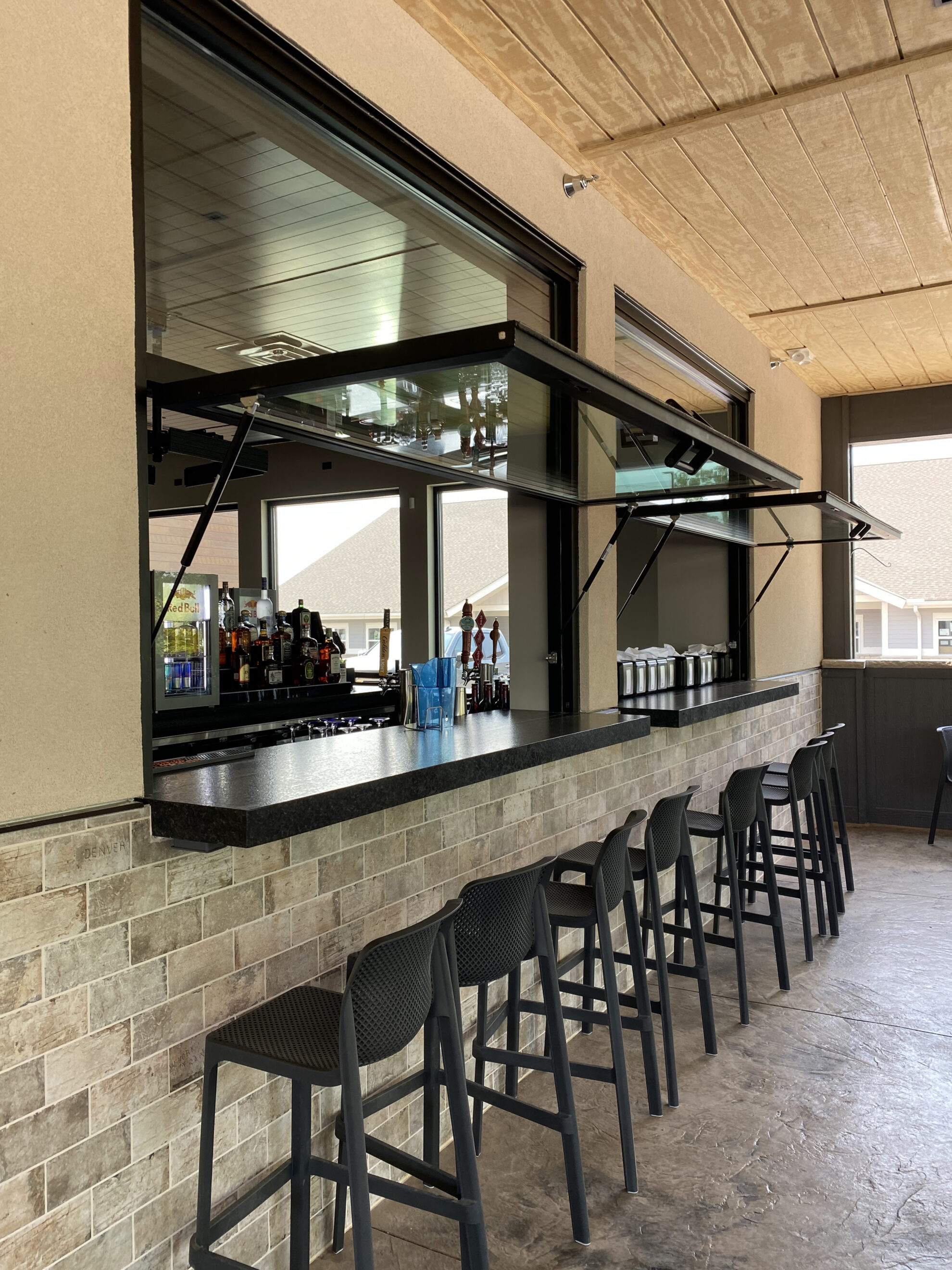 Product Information - Strutter Window